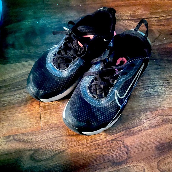 Nike | Shoes | Nike Black With Pink Tennis Shoes For Girls Size Y ...